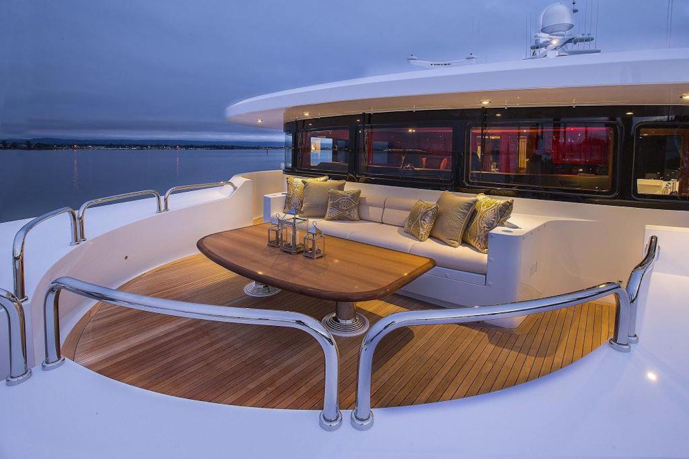 SILVER LINING Yacht Charter Details, Christensen | CHARTERWORLD Luxury ...